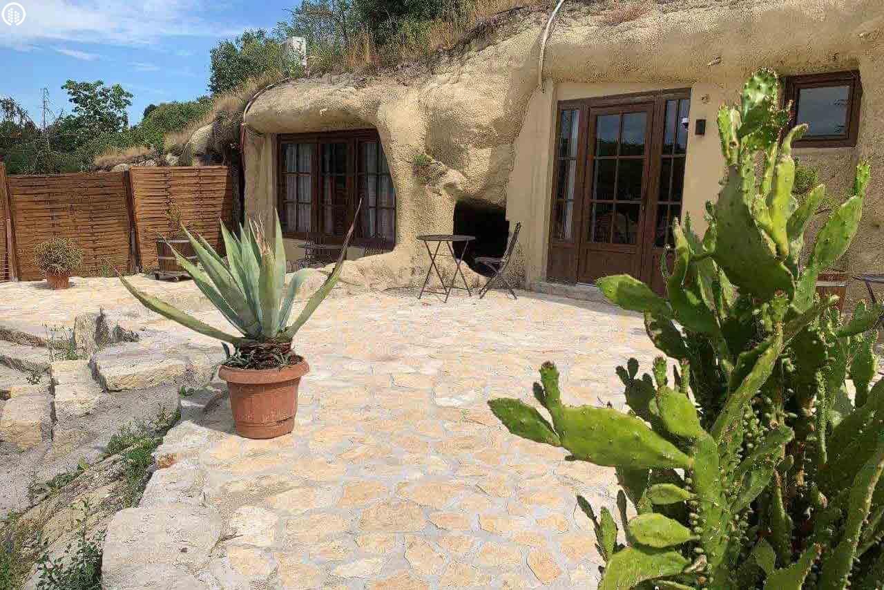 CAVE & CHILL - Barlang Szoba